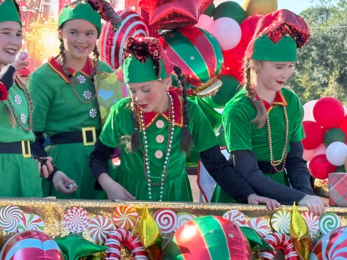 Niceville celebrates Christmas with lights, a parade, and events ...